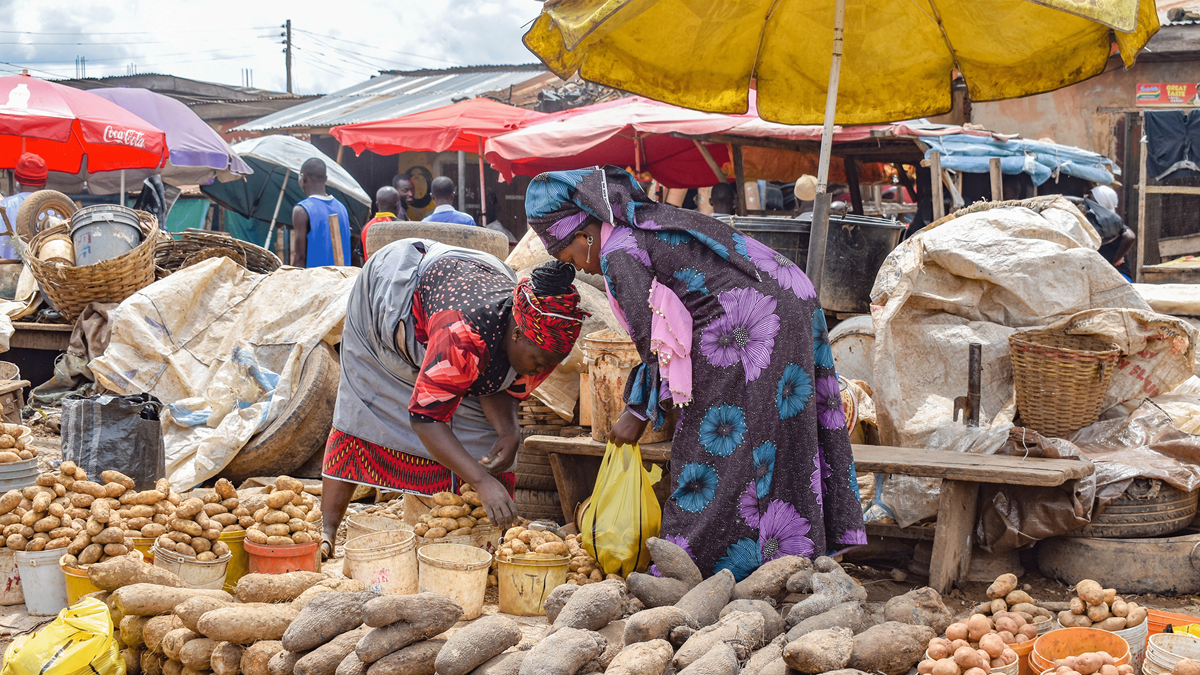 Case studies: Advocacy in Uganda: Peacebuilding between refugee and ...